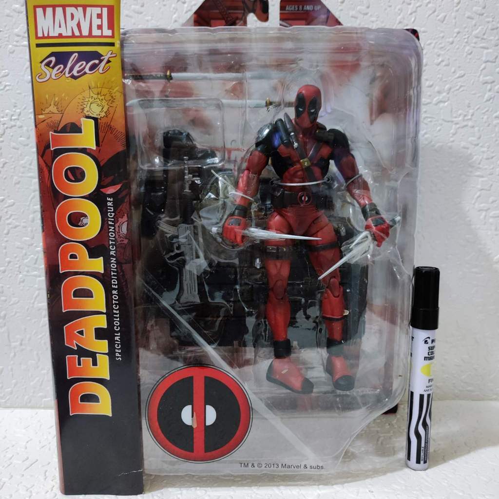 Marvel Select Deadpool With Sword With Weapon With Stand K.O ...