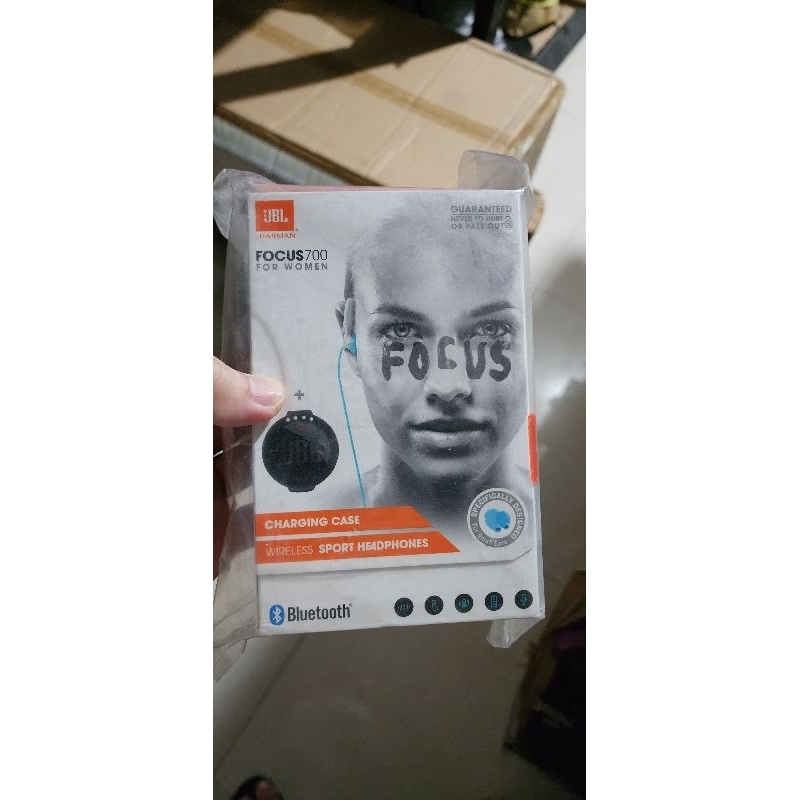 JBL FOCUS 700 IN EAR WIRELESS SPORTS HEADPHONES W/ CHARGING CASE ...