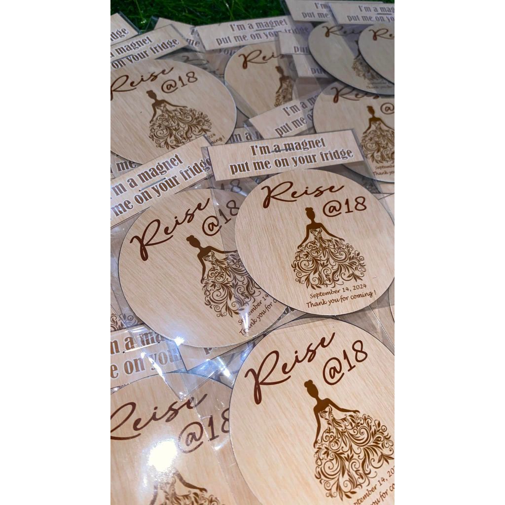 Wood Design Ref Magnet Souvenir for debut 18th BIRTHDAY Minimalist ...