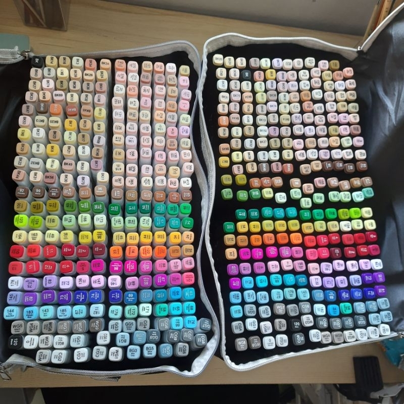 168/262pcs Touch Alcohol Markers [WHITE AND BLACK] WITH STAND AND BAG ...