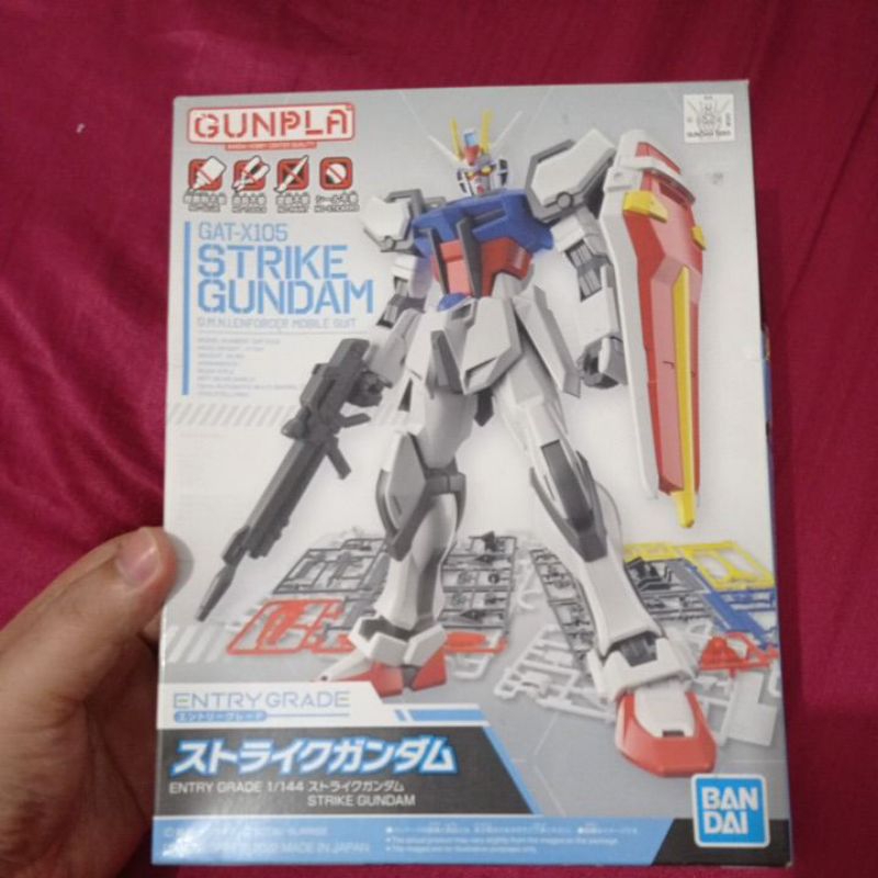 Pre loved Bandai Entry Grade EG 1/144 Strike Gundam mecha robot model ...