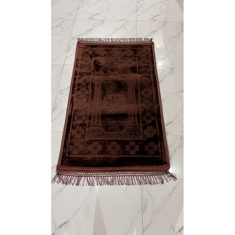 Soft velvet sajada / prayer mat made of polyester | Shopee Philippines