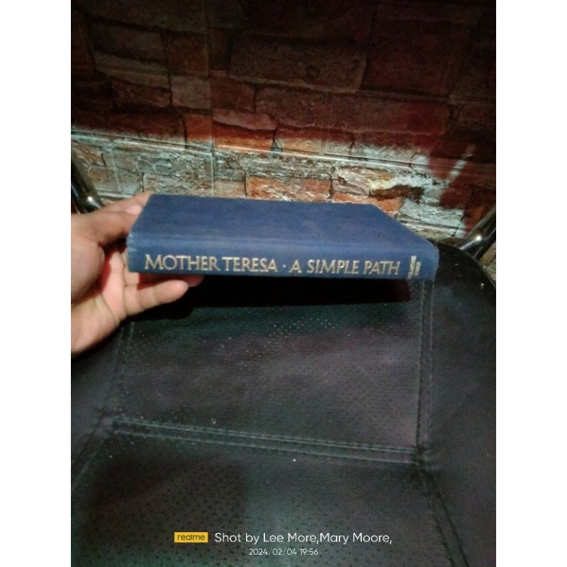mother Teresa a simple path | Shopee Philippines