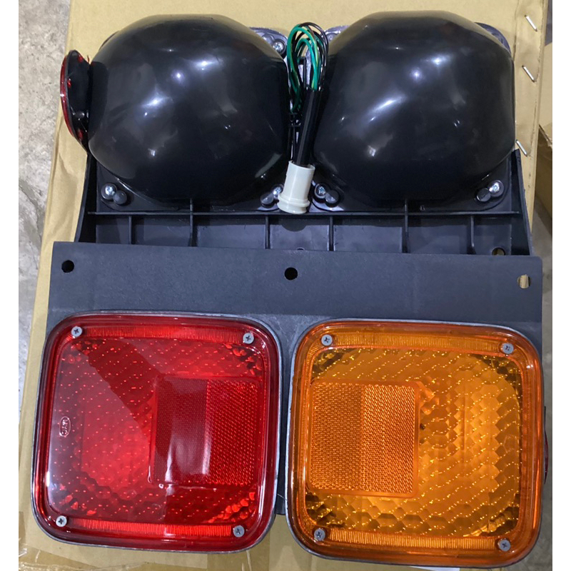 Tail light/lamp Mitsubishi Fuso Fighter w/ Side Reflector made in ...