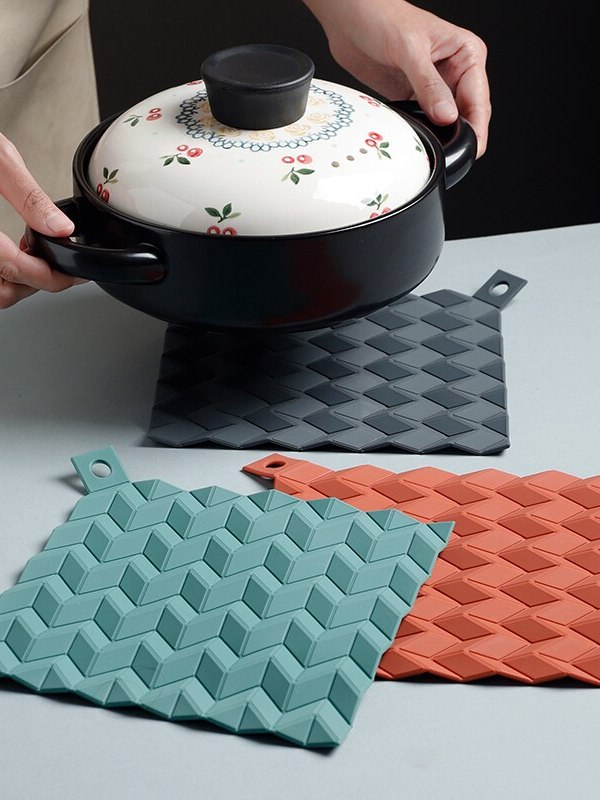 Silicone Table Mat with Stylish Diamond Design for Heat Insulation by ...