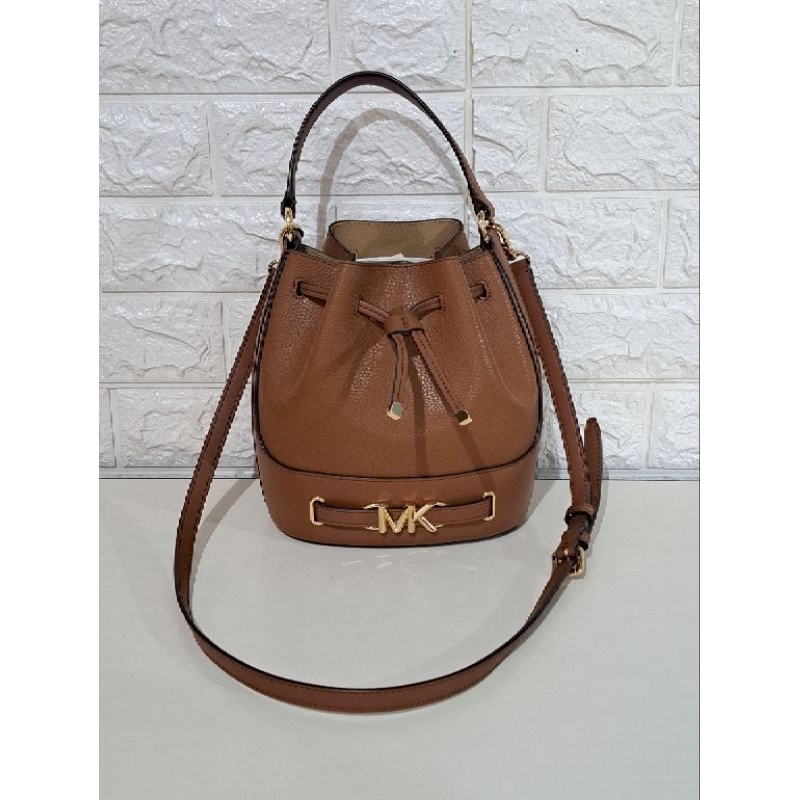 Michael Kors Reed Bucket Bag "LIKE NEW" Kindly read the details ...