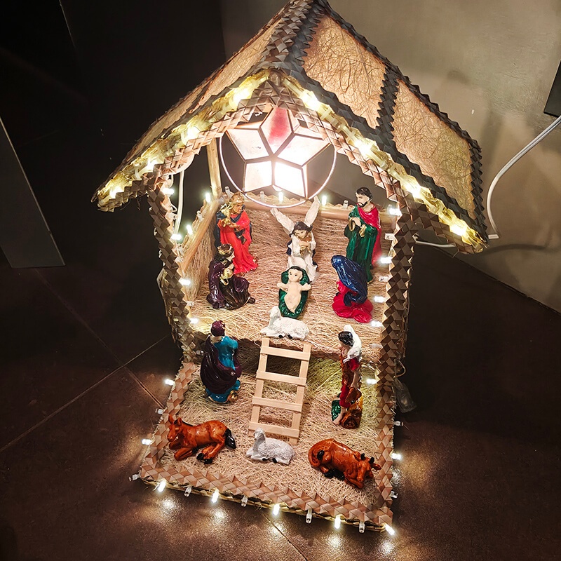 Holy Cradle with Steps Sorell Glyde Christmas Belen LED Lights Nativity ...