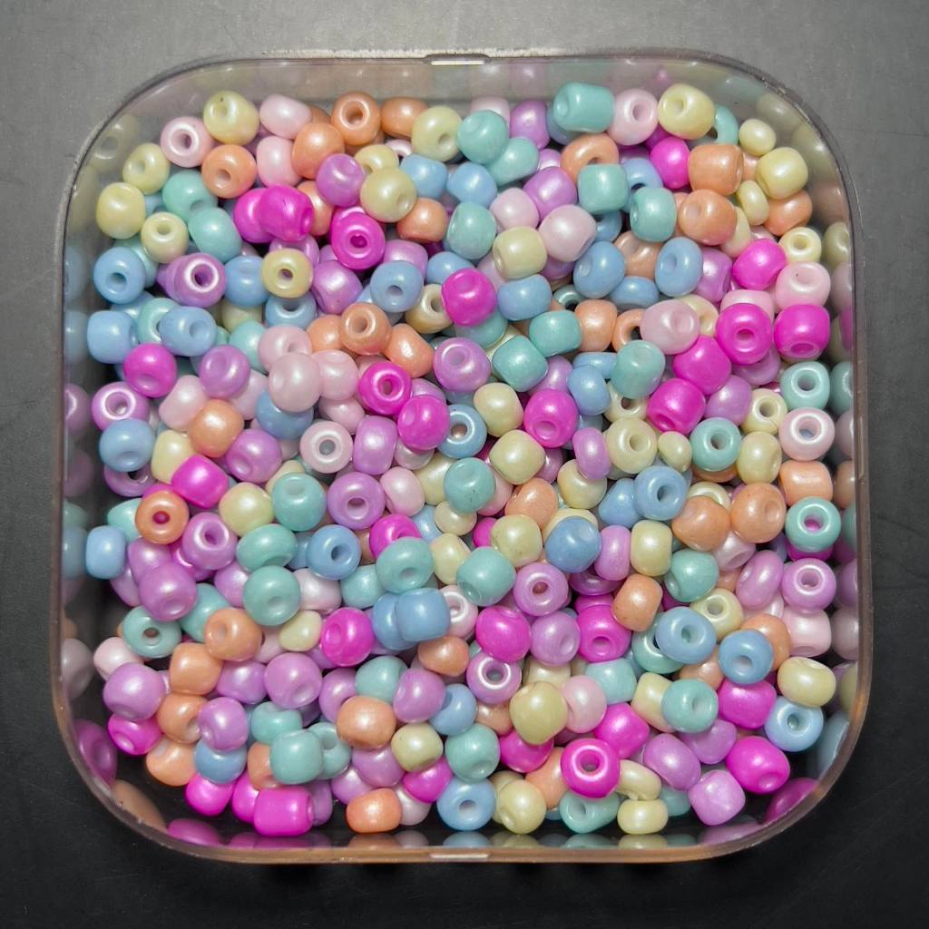 500Pcs (40 Grams) Seed Beads 4mm Macaroon Pastel Color Glass Round bead ...