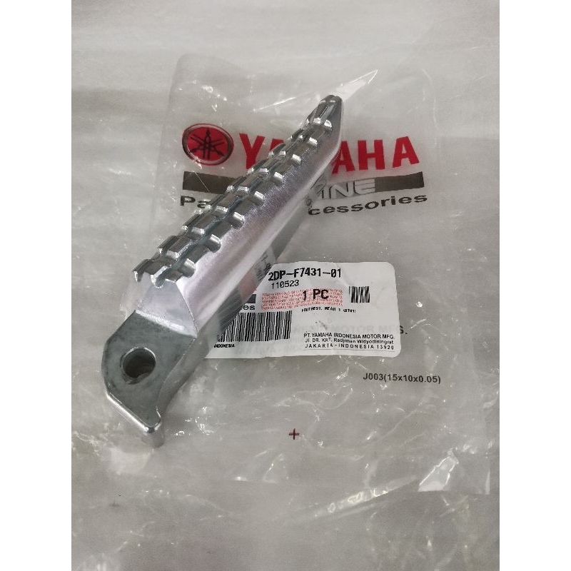 FOOTREST NMAX V1 V2 GENUINE YAMAHA | Shopee Philippines