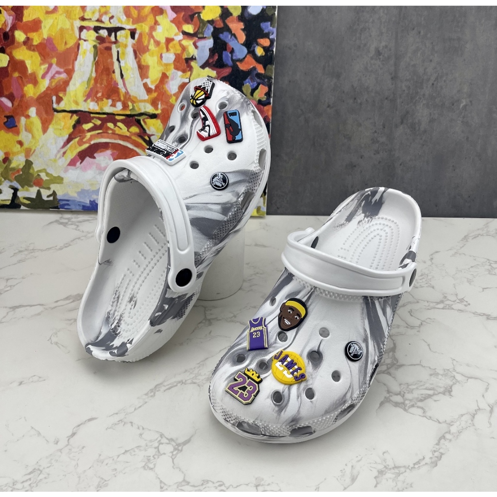 The new Crocs Baotou men's and women's sandals are all season Crocs ...