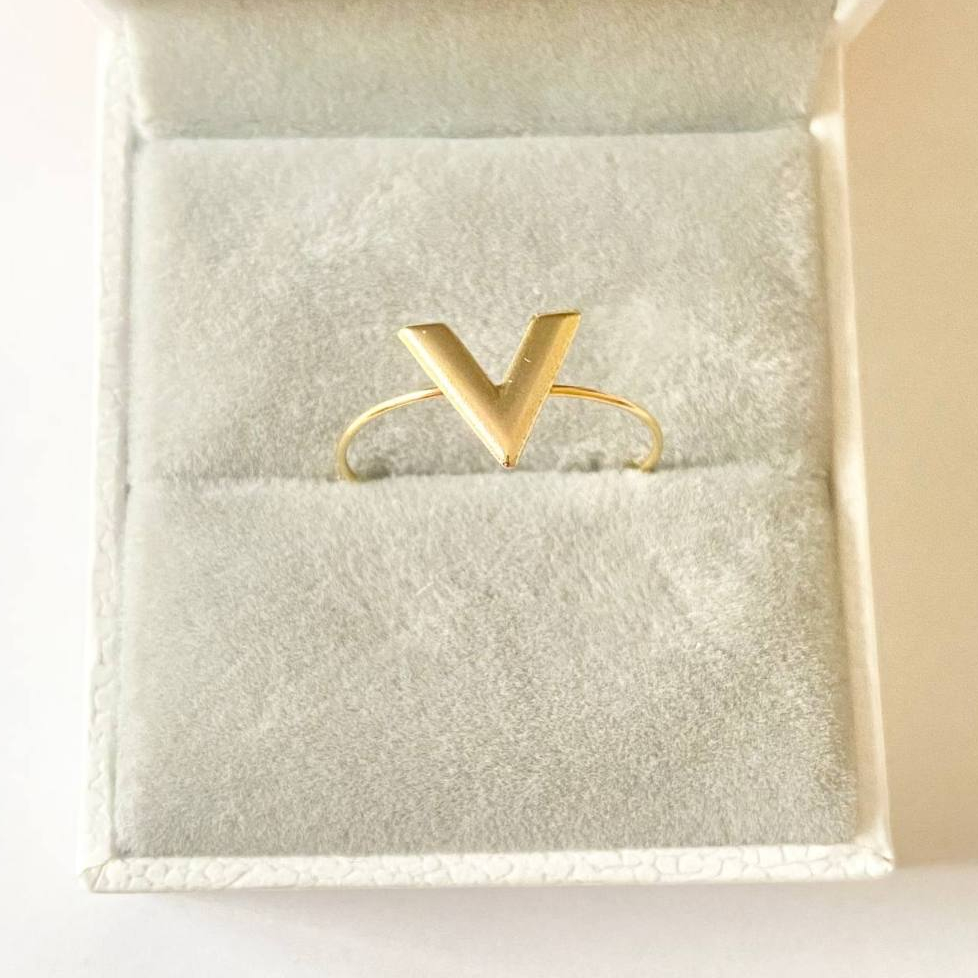 Pawnable 18K Gold V Skinny Ring | Shopee Philippines