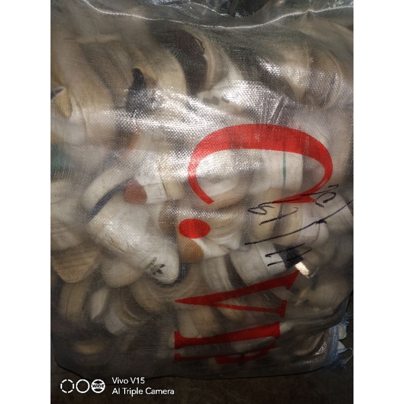 VIP White Ukay shoes/Korean ukay bale/Class A/est. 35pcs more or less ...