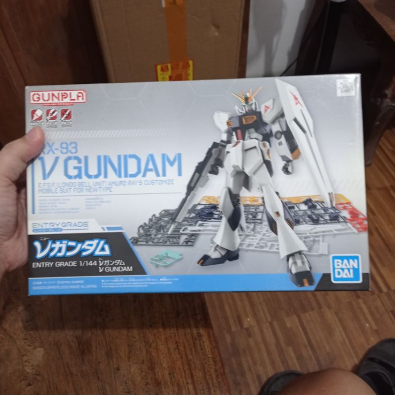 Pre loved Bandai Easy Grade 1/144 Rx93 V Gundam mecha robot model kit ...