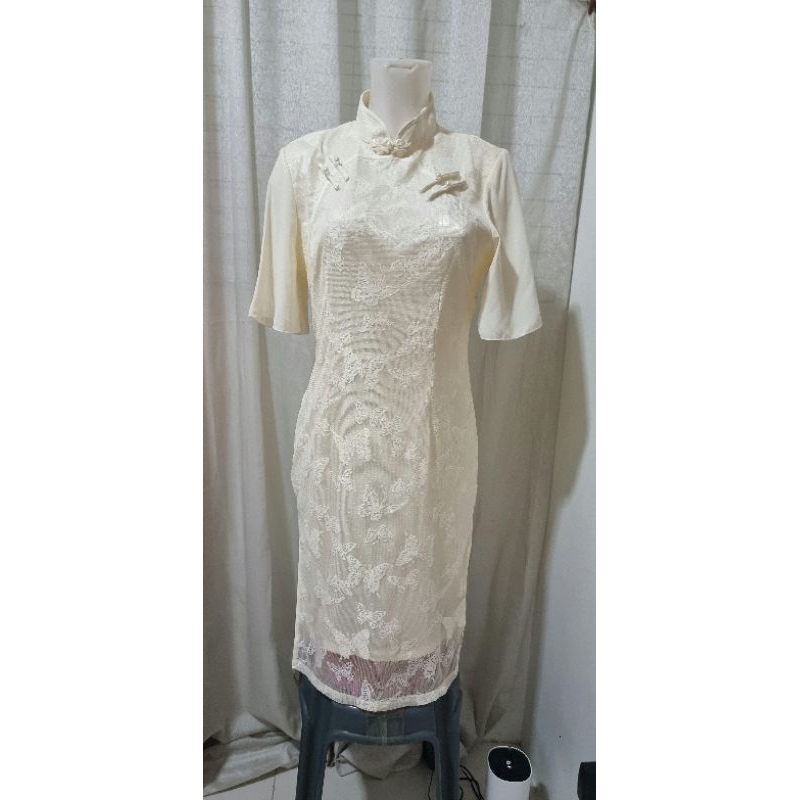 Traditional formal Chinese cheongsam cream M-Semi L. READ DESCRIPTION ...