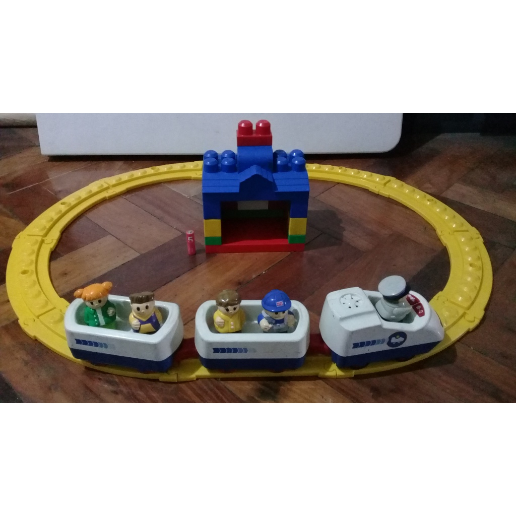 Original MEGA BLOCKS Bullet Train Set with Complete Rail Tracks JUMBO ...