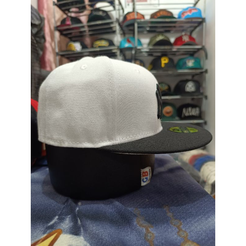Close Cap top grade N Y White and Black N Y Size 7 (55.6cm) | Shopee ...