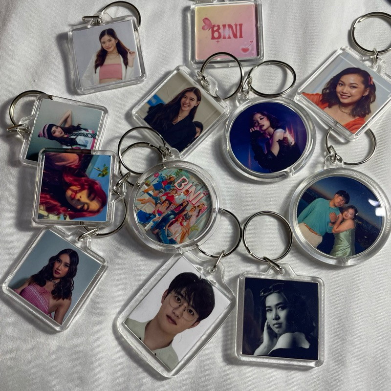CUSTOMIZED ACRYLIC KEYCHAIN (SEND YOUR PICTURES) -giveaways, gifts, etc ...