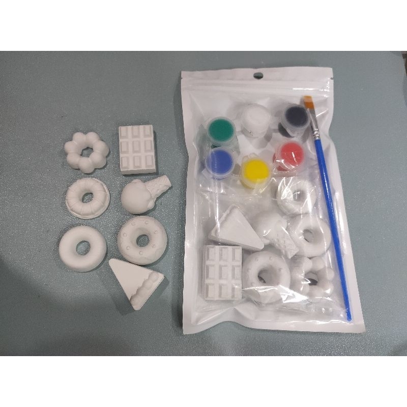 7 PCS MINI DESSERT DONUTS PLASTER PAINTING KIT IN POUCH PACKAGING ...