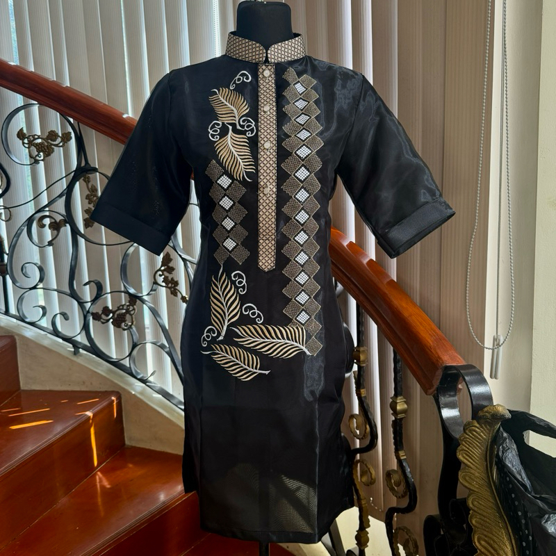 BLACK Barong Tagalog for Men and Black Modern Barong Dress for Ladies ...