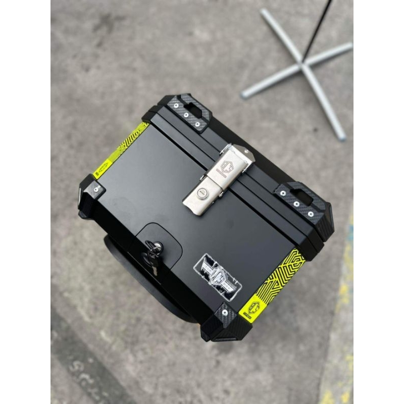 SEC/DUHAN/HNJ HARD PLASTIC TOP BOX WITH FREEBIES! | Shopee Philippines