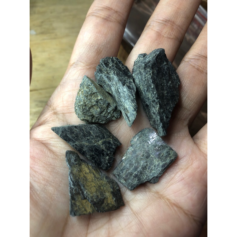 HYPERSTHENE RAW ‘PSYCHIC STONE’NATURAL STONE small | Shopee Philippines