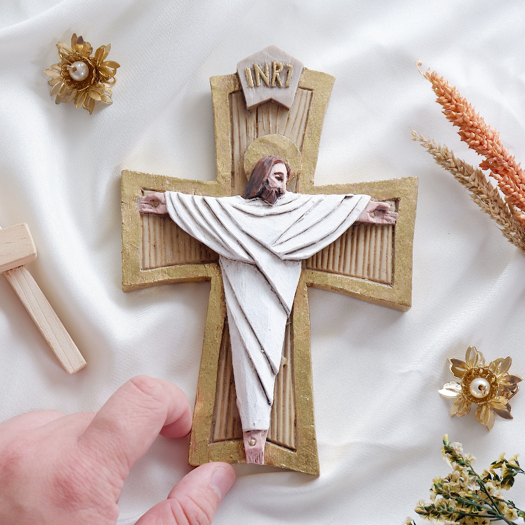 Papemelroti Religious Resin Hanging Decor | As for Me Lord Master Cross ...