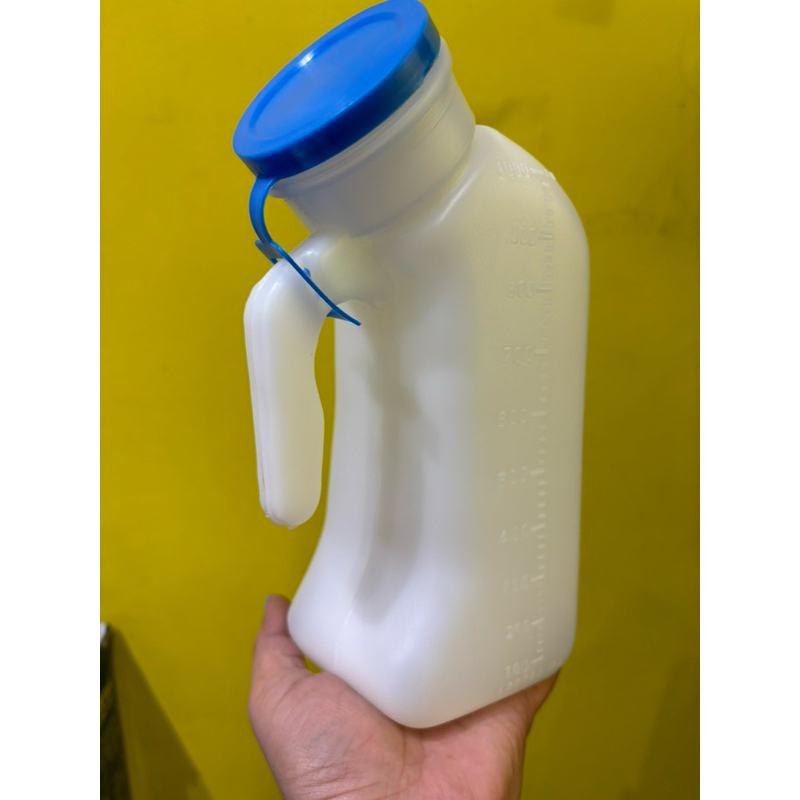 Male Urinal with Handle for travel or traffic 1000ml (1Liter) Portable ...