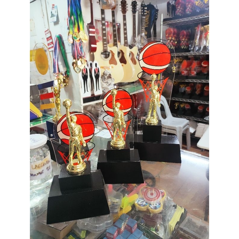 Basketball Trophies per Set 3pcs available Quality, Di natutuklap ...