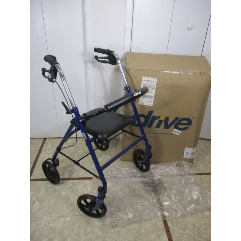Drive Medical 4-Wheel Rollator Walker With Seat & Removable Back ...
