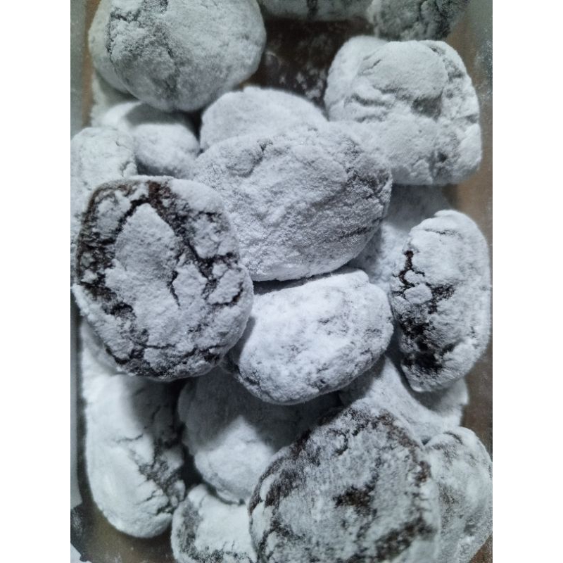 Chocolate Crinkles in a tub, Best snack, kutkutin, pasalubong, pambaon ...