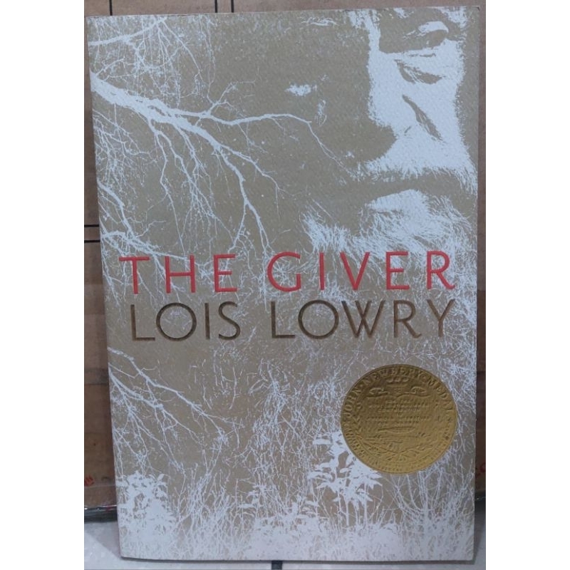 The Giver: Lois Lowry | Shopee Philippines