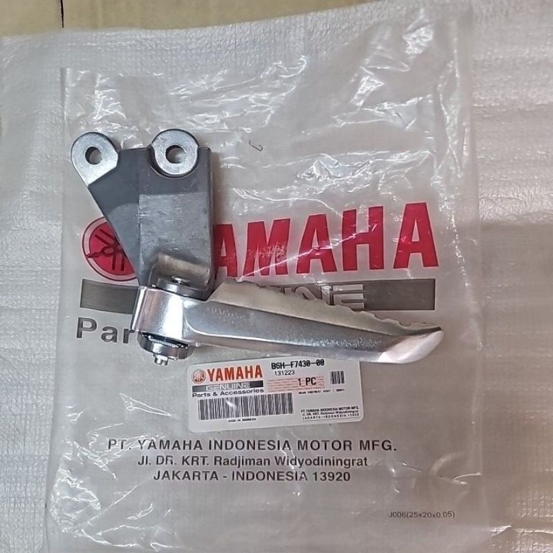 Yamaha Genuine Parts Rear Footrest Assy Nmax V2 | Shopee Philippines