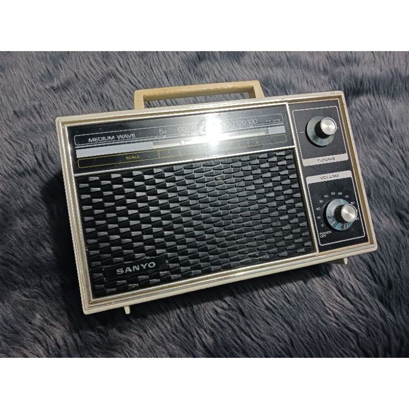 SALE!! Affordable 1970's vintage SANYO Radio RL1140 | Shopee Philippines