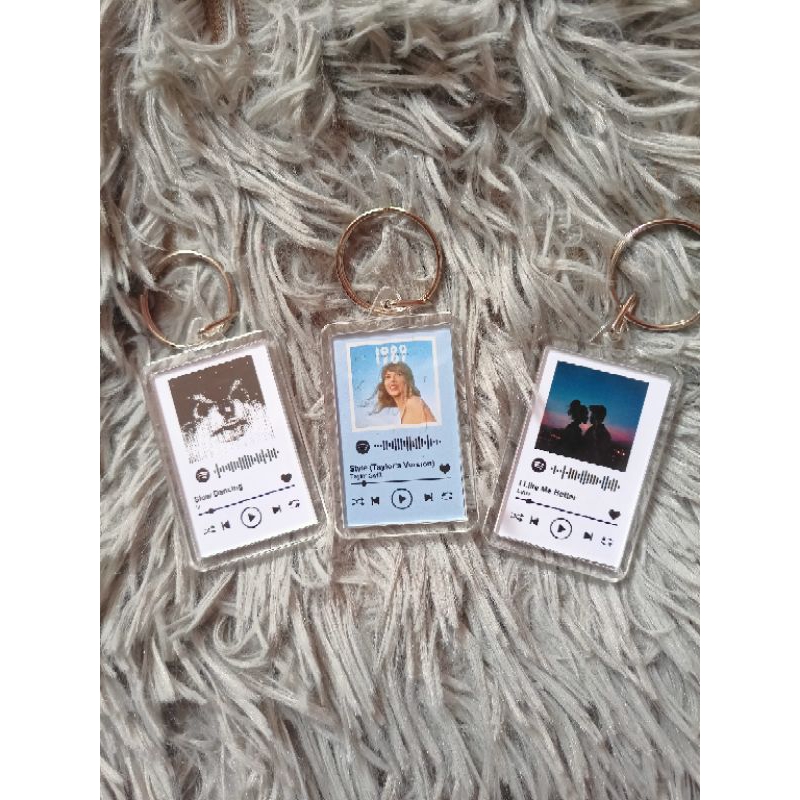 SOUVENIR ACRYLIC KEYCHAIN CUSTOMIZED KEYCHAIN PHOTO INSERT SPOTIFY CODE ...