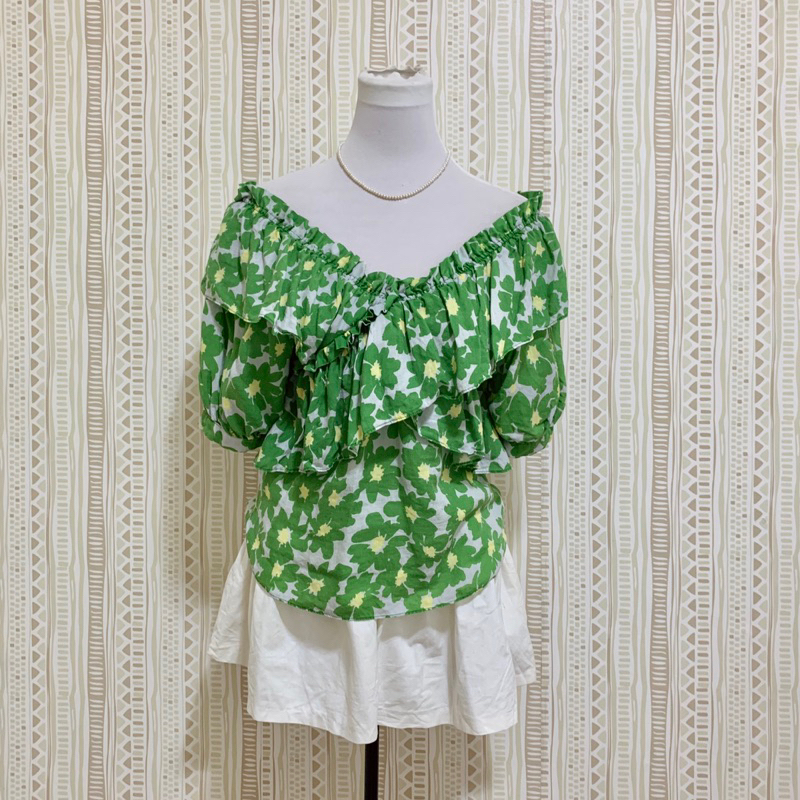 GREEN FLORAL RUFFLES KOREAN BLOUSE (PRELOVED) | Shopee Philippines