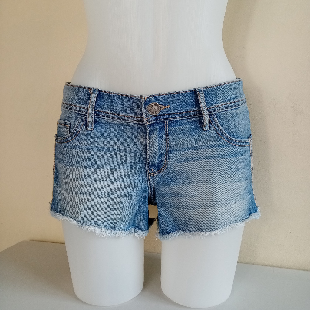 Hollister Original Denim Short for Women Flower Embroidery Limited ...