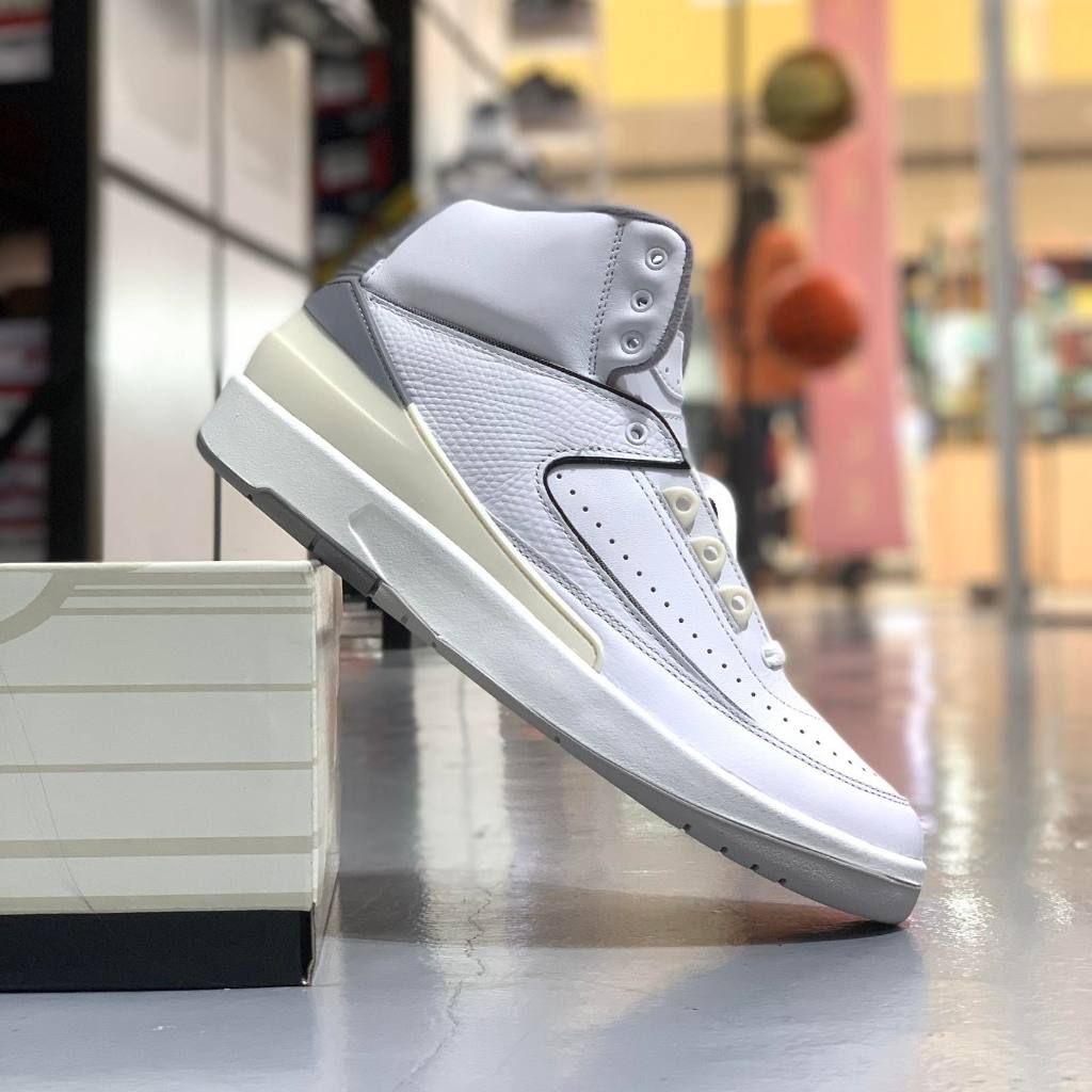 ORIGINAL AJ2 NEUTRAL GREY MEN SNEAKERS | DR8884-100 | Shopee Philippines