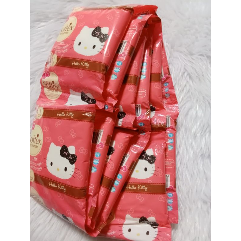 Sale@80%off Softex hello kitty comfort slim with wing pad (12pads ...