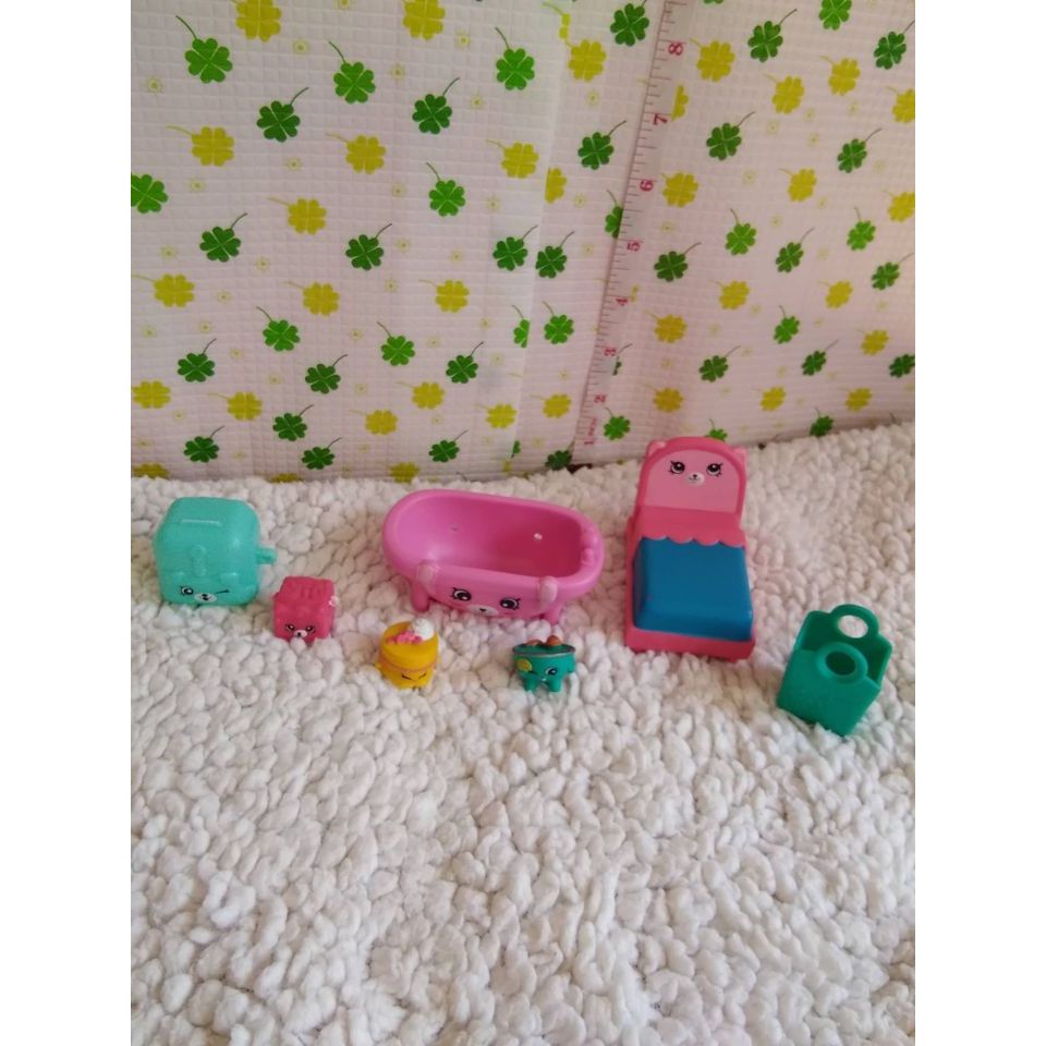 Shopkins Toy Set Bed, Tub and Etc. | Shopee Philippines