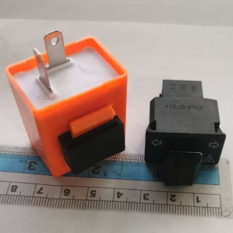 HONDA HAZZARD SWITCH (3cm) w/ Flasher Relay 30pcs | Shopee Philippines