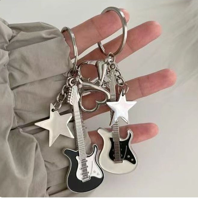 GD Retro Pendant Bass Key Chain Millennium Style Sweet Cool Electric ...