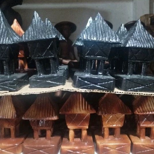 BAGUIO Souvenir NATIVE HOUSE wood carvings | Shopee Philippines