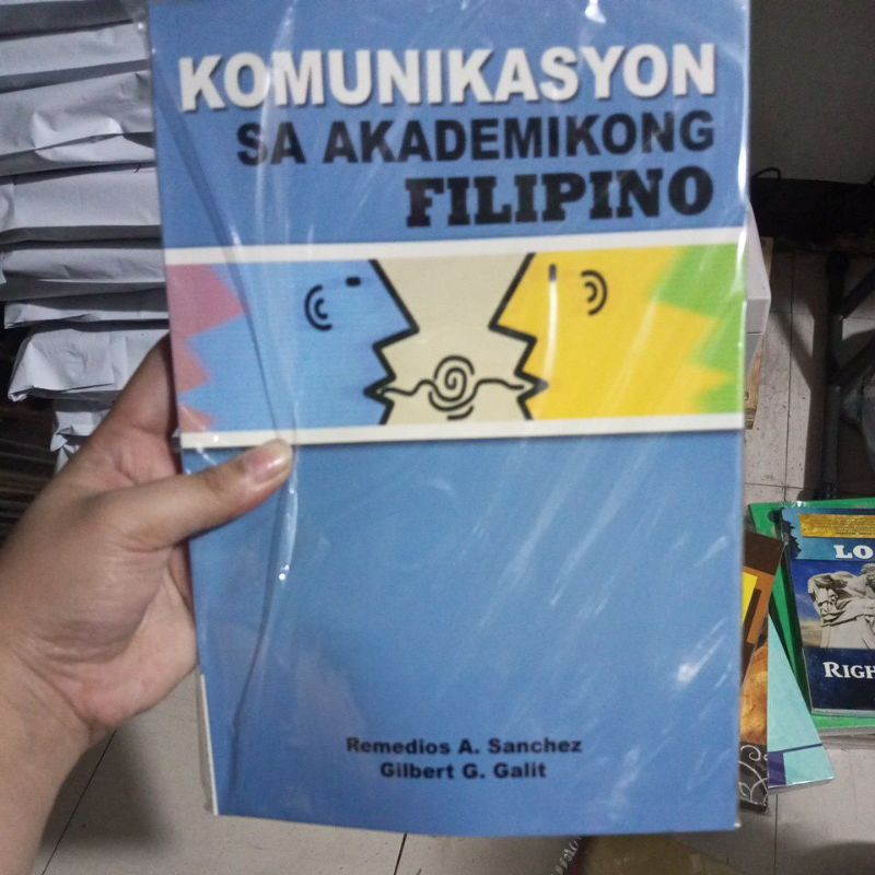 Komunikasyon sa akademikong Filipino | Shopee Philippines