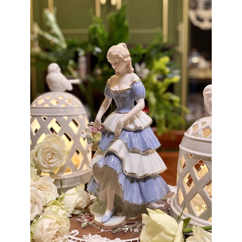 Lady Figurine Porcelain Lady Ceramic Figurine European Lady lladro ...