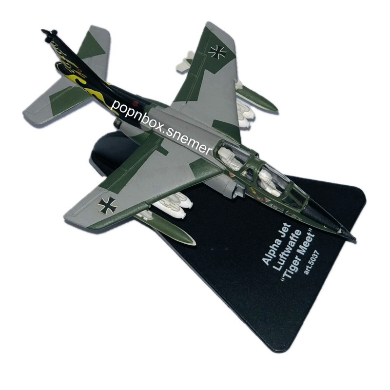 Dornier Alpha Jet Luftwaffe Fighter Aircraft 1/100 Scale Model by ...