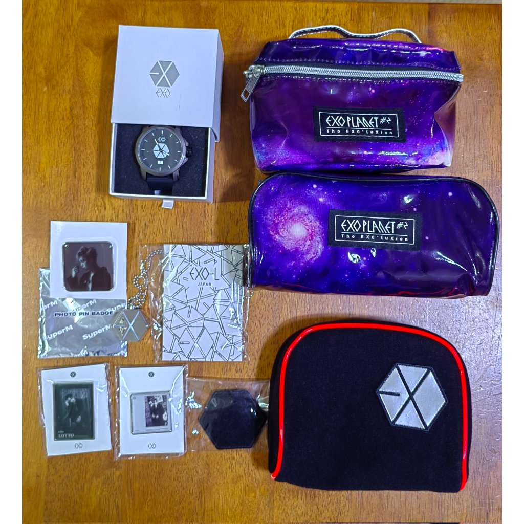EXO Official Merch (EXO Planet Pouch, Wristwatch, Epoxy Badge, LED ...