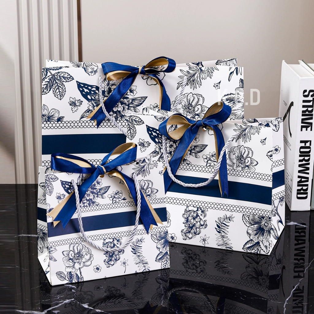 Floral Paper Gift Bags Flowers Party Bags with Handles Chinoiserie ...