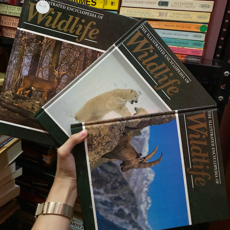 The Illustrated Encyclopedia of Wildlife | Shopee Philippines