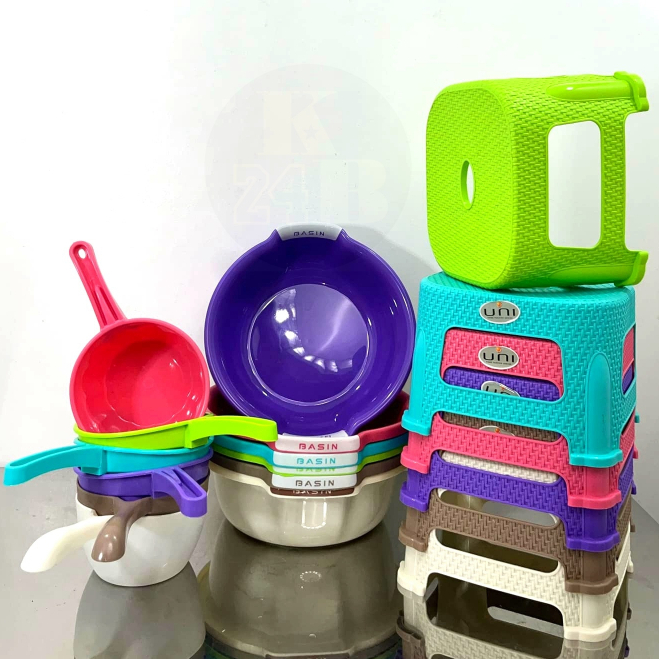 Set of 3 UNIK Colorful Shower Set / Set of Plastic Pail, Basin and ...