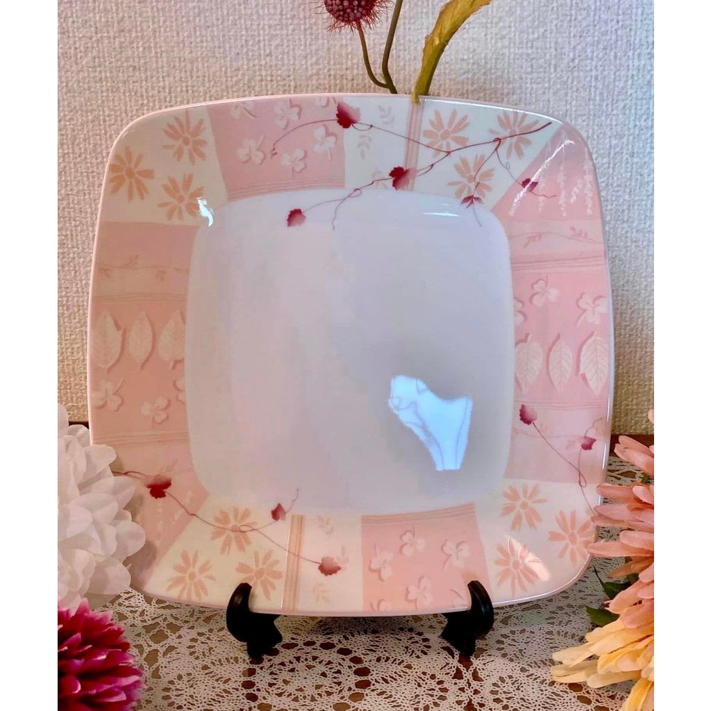 Made in Japan NARUMI White and Pale Pink-Colored Fine Porcelain Square ...